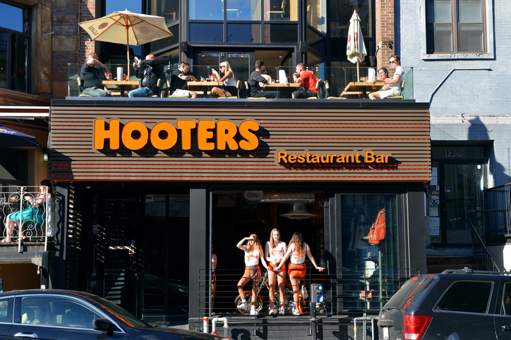 H.I.G.-backed Hooters of America seeks a buyer: sources | PE Hub
